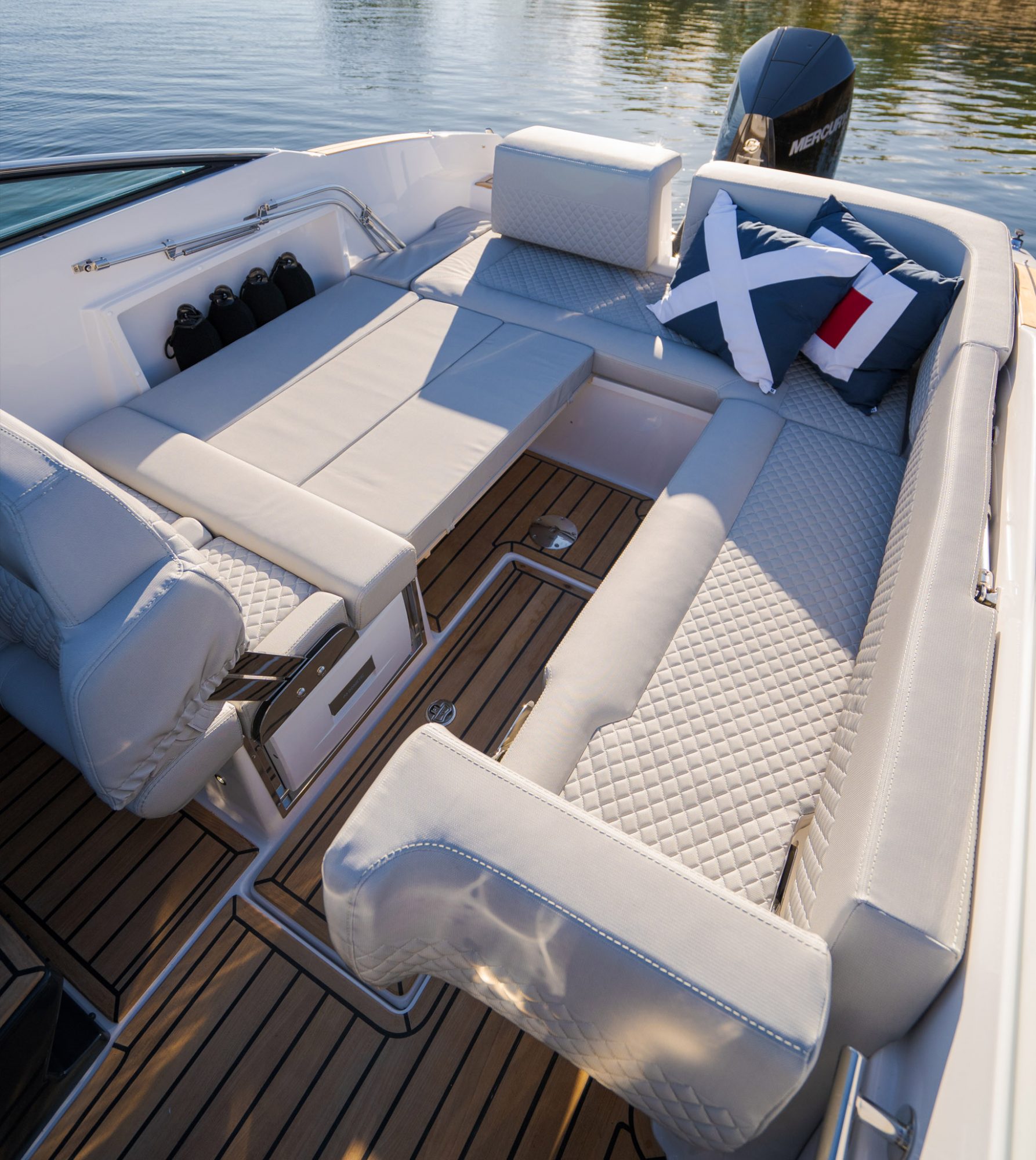 Flipper 700 DC - Flipper Boats - Day Cruiser