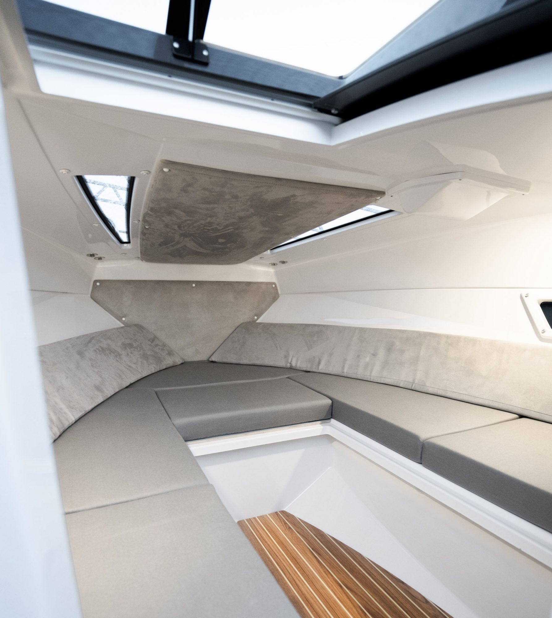 Flipper 650 DC - Flipper Boats - Small Day Cruiser